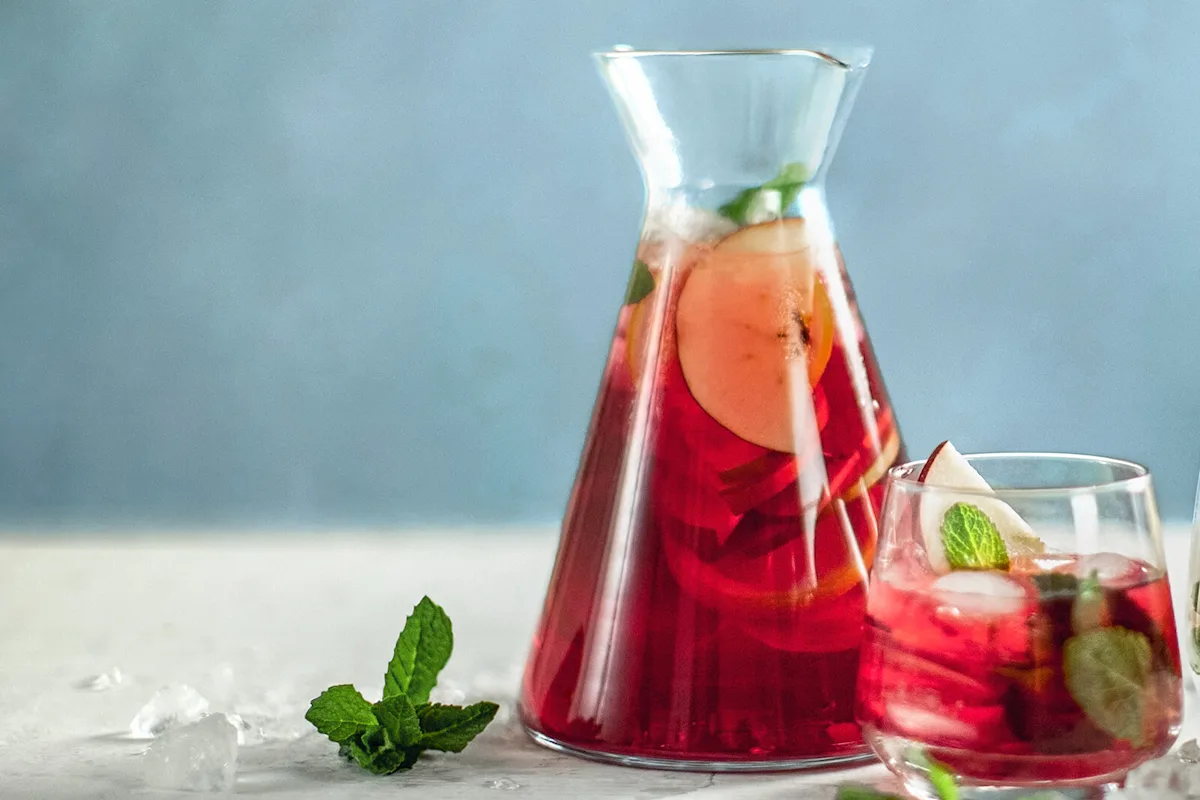 Ocean Spray Recipes - Cranberry & Apple Iced Tea Refresher